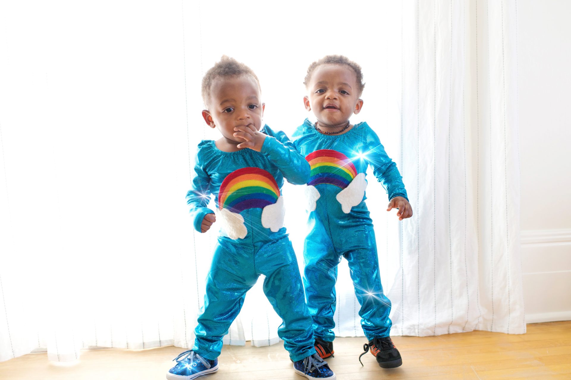 Twins Wallpapers - Wallpaper Data